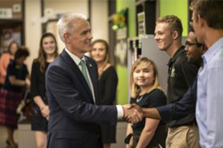 USF President Steven C. Currall Visits USF Sarasota-Manatee Campus ...